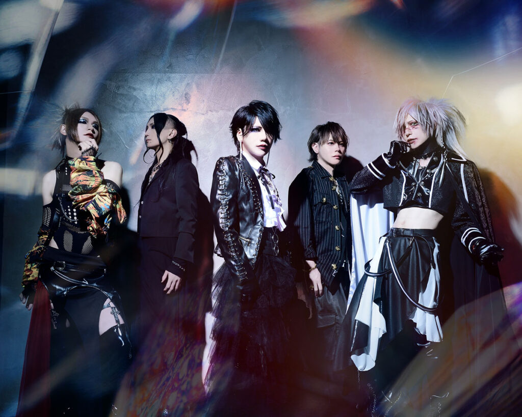 【Sadie】最新アーティスト写真解禁！Self Cover Album三部作完結！ | VISUNAVI Japan